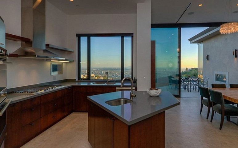 เล่นเกมจนได้ดี เปิดบ้านร้อยล้านของนักแคชเกม MineCraft ชื่อดัง Jordan ...