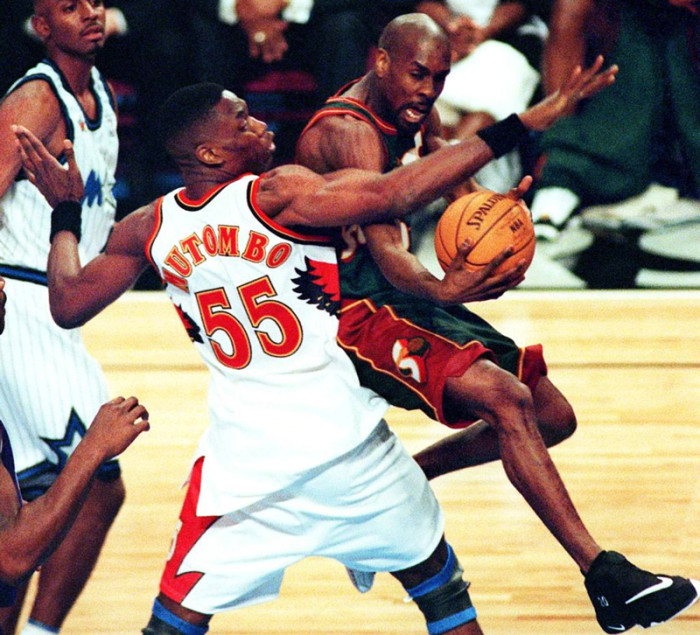 10 รองเท้า NBA ที่มาพลิกโฉมหน้าวงการ Sneaker โลก » Unlockmen