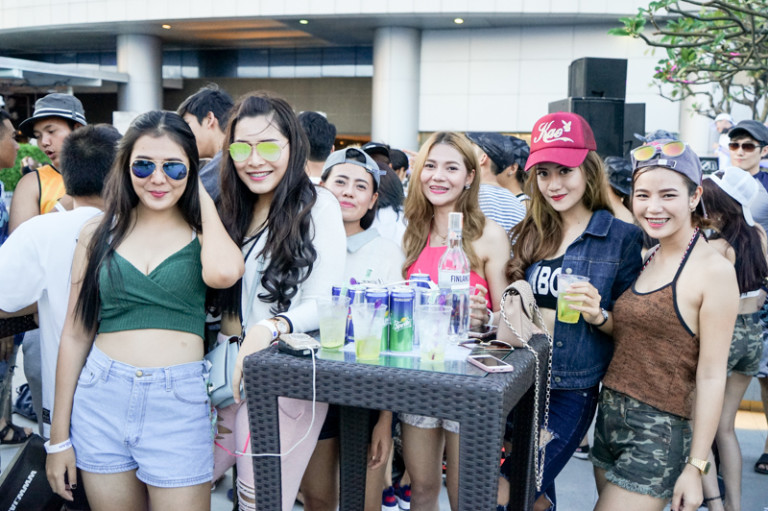 Urban Pool Party ปาร์ตี้ริมสระสุดมันส์โดยคนไทย เพื่อคนไทย » Unlockmen