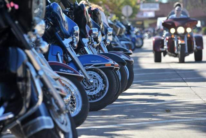 Wheels Of Soul MC วัฒนธรรมของลูกผู้ชาย มอเตอร์ไซค์ และป้ายบนเสื้อหนัง ...