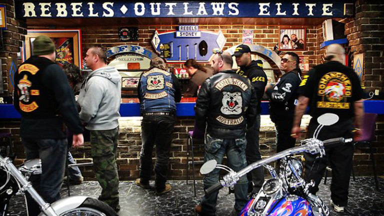 Wheels Of Soul MC วัฒนธรรมของลูกผู้ชาย มอเตอร์ไซค์ และป้ายบนเสื้อหนัง ...