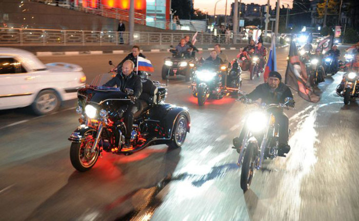 Wheels Of Soul MC วัฒนธรรมของลูกผู้ชาย มอเตอร์ไซค์ และป้ายบนเสื้อหนัง ...