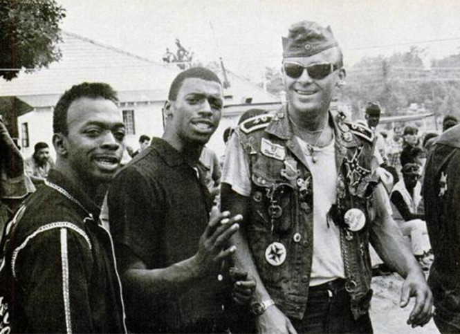 Wheels Of Soul MC วัฒนธรรมของลูกผู้ชาย มอเตอร์ไซค์ และป้ายบนเสื้อหนัง ...