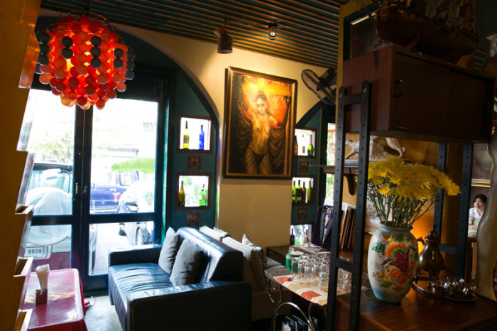 CITY GUIDE: TUBA DESIGN FURNITURE AND RESTAURANT ร้านเก๋าอารมณ์ ที่ ...