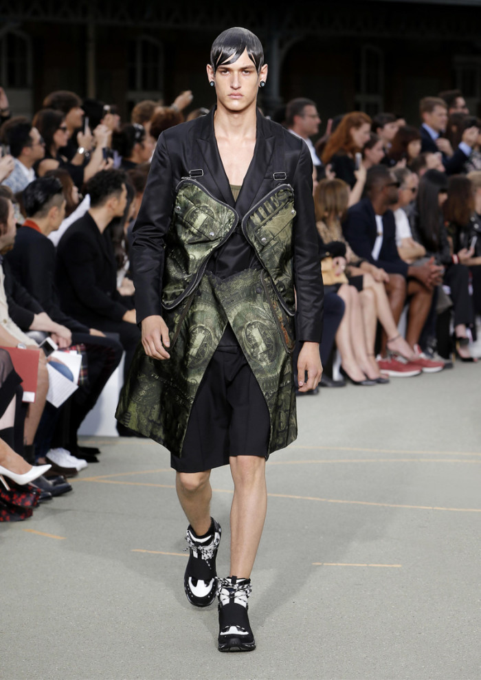 GIVENCHY SS 17 คอลเลคชั่นรองสุดท้ายของ Riccardo Tisci ก่อนเตรียมโบกมือ ...