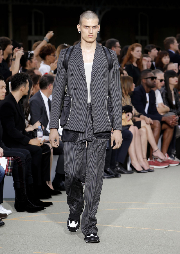 GIVENCHY SS 17 คอลเลคชั่นรองสุดท้ายของ Riccardo Tisci ก่อนเตรียมโบกมือ ...