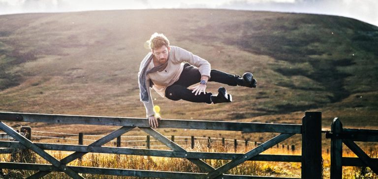 WHAT STOPS YOU ? : เคล็ดวิธีปลุกพลังใจไปให้สุด บอกตัวเองดัง ๆ ว่าจากนี้ ...