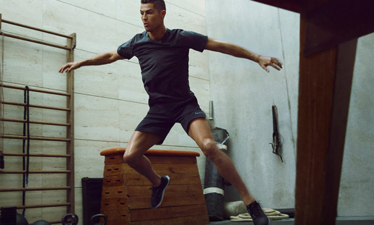 อยากฟิตดูดีแบบ CR7 ต้องลุย! : โคตรแกร่งกับโปรแกรม WORKOUT สไตล์ ...