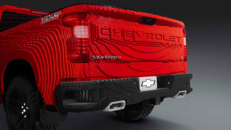 ของเล่นนักเลงรถกระบะกับ CHEVROLET SILVERADO ที่สร้างจาก LEGO 3 แสนชิ้น ...