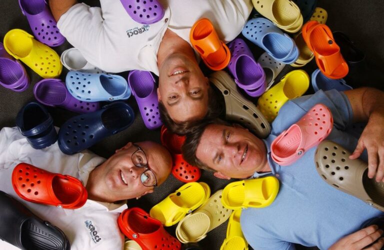 Crocs จากรองเท้าสายสุขภาพสู่แบรนด์ไลฟ์สไตล์แฟชั่นที่ประสบความสำเร็จมาก ...