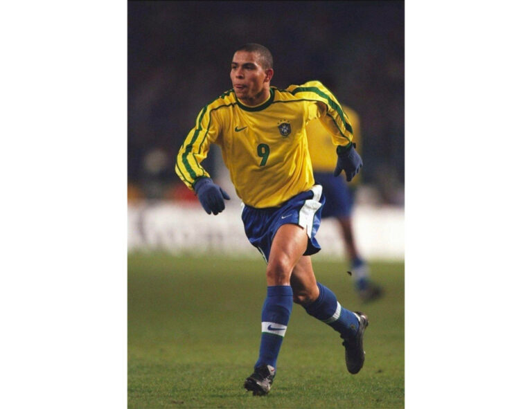 THE PROFILES: RONALDO “R9” สุดยอดกองหน้าบราซิลเจ้าของฉายา “The ...