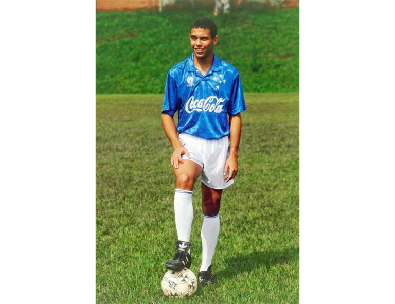 THE PROFILES: RONALDO “R9” สุดยอดกองหน้าบราซิลเจ้าของฉายา “The ...