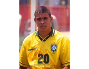 THE PROFILES: RONALDO “R9” สุดยอดกองหน้าบราซิลเจ้าของฉายา “The ...