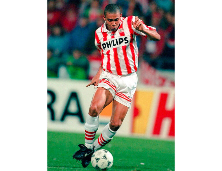 THE PROFILES: RONALDO “R9” สุดยอดกองหน้าบราซิลเจ้าของฉายา “The ...