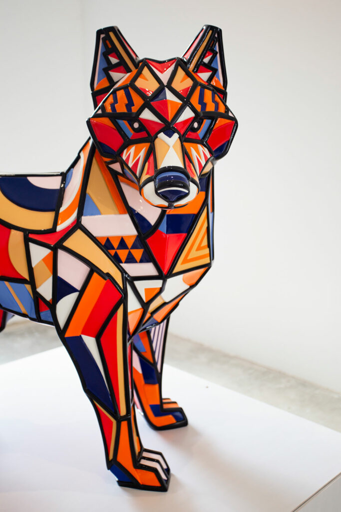 MASTERPIECE : ‘HUNTER’ นักล่านอกกำแพง ประติมากรรมเต็มตัวตนชิ้นแรกของ ‘RUKKIT’ สตรีทอาร์ตทิสแนว ...