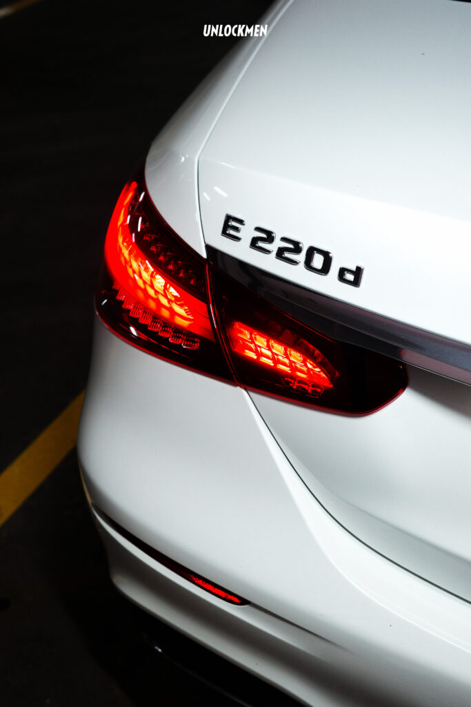 งบ 3 ล้าน อยากได้รถหรู เงียบ นุ่ม นั่งสบายทั้งคัน เราแนะนำ 2023 Mercedes-Benz E-Class 220 d AMG ...