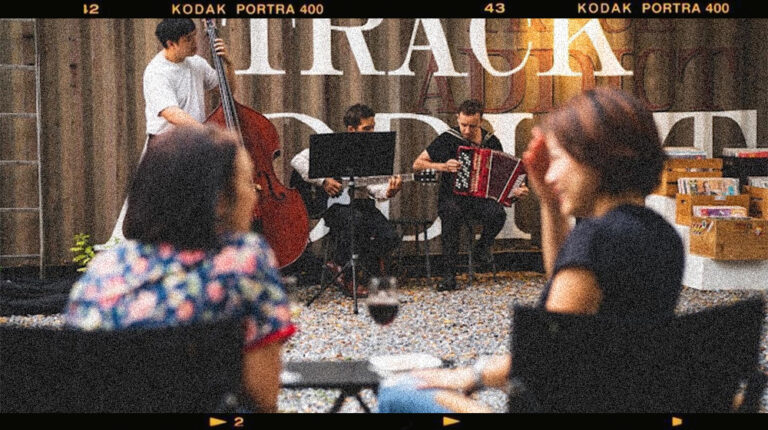 Track Addict Record Cafe Space & Art ของคนรักเสียงเพลง และกาแฟ ที่ ...