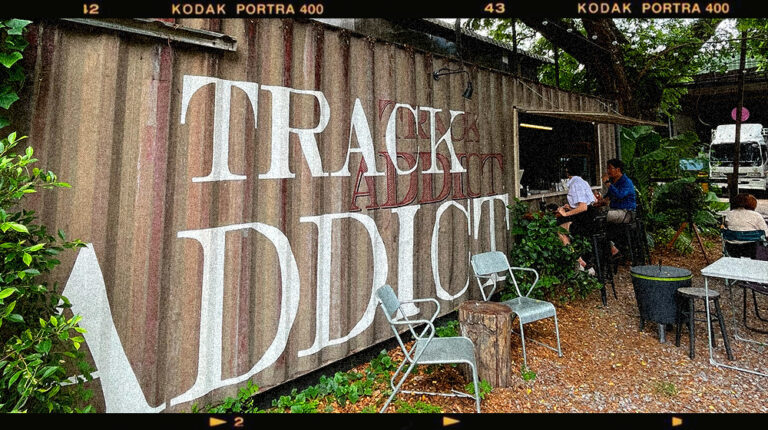 Track Addict Record Cafe Space & Art ของคนรักเสียงเพลง และกาแฟ ที่ ...